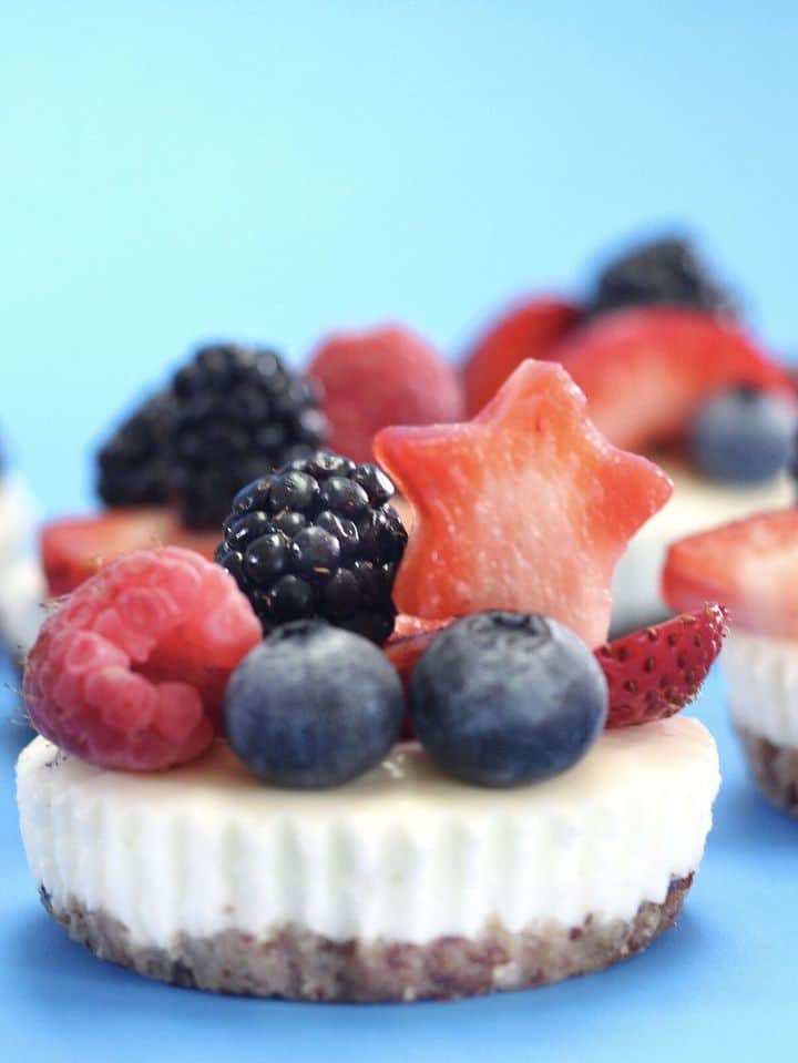 No-Bake Mini Berry Cheesecakes - Charisse Yu
