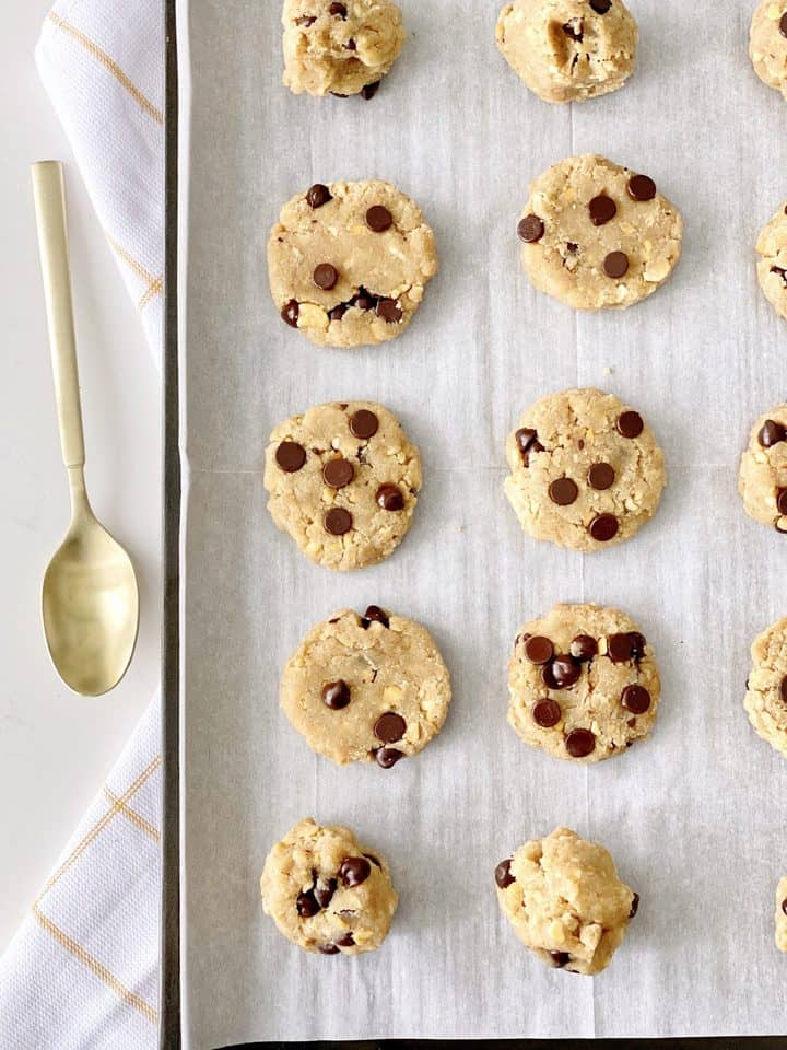 Healthy Chocolate Chip Cookies - Charisse Yu